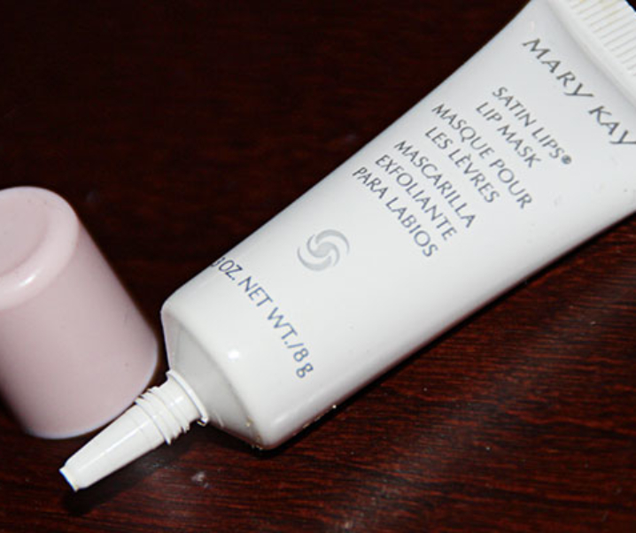 Mary Kay Satin Lips Lip Balm Review | Lipstutorial.org